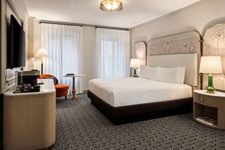 Hotel Rooms & Suites near Magnificent Mile Chicago - The Talbott Hotel
