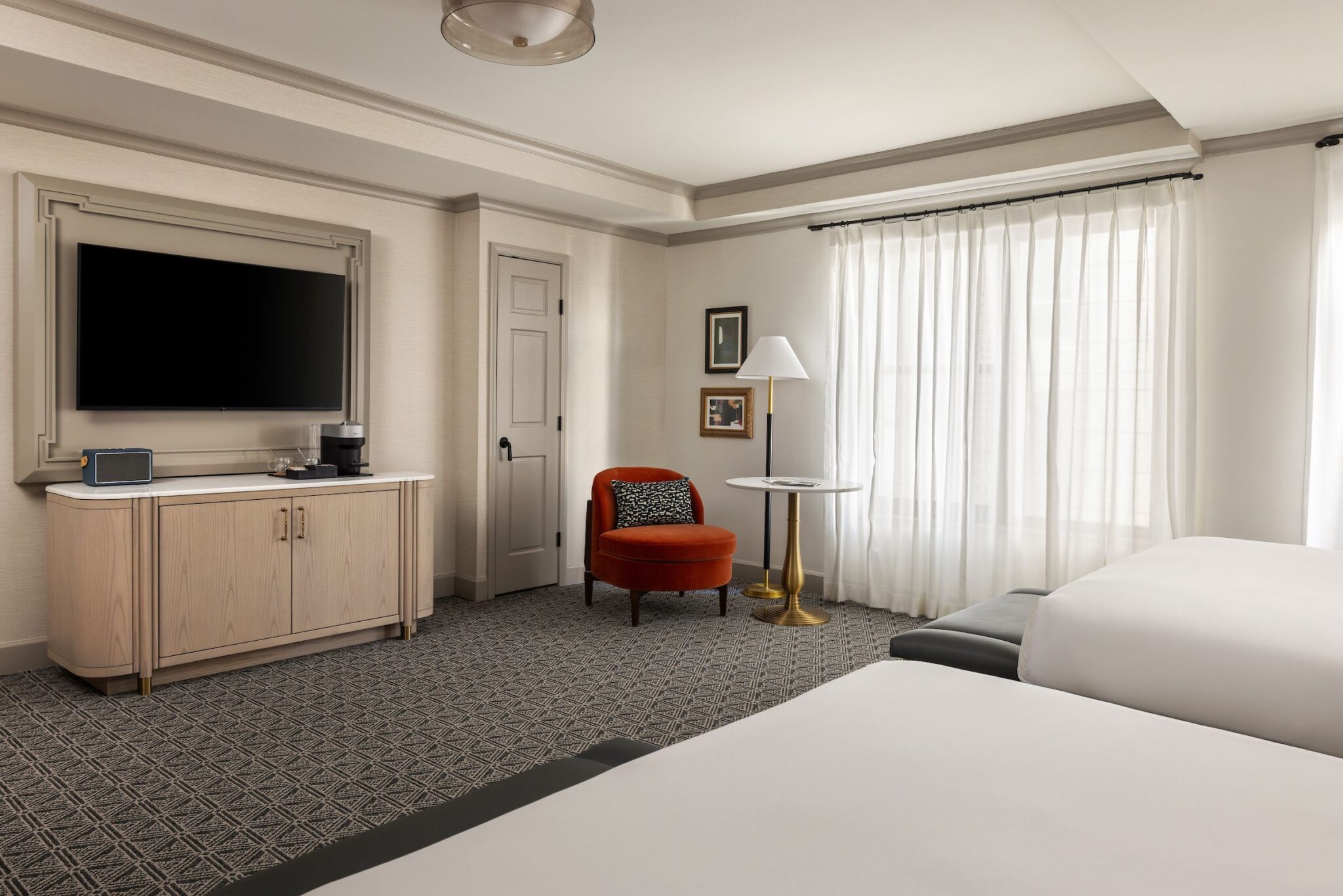 Hotel Rooms & Suites near Magnificent Mile Chicago - The Talbott Hotel