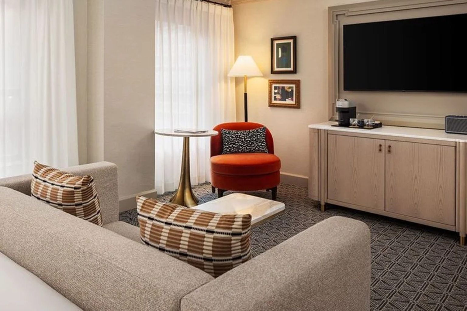 Hotel Rooms & Suites near Magnificent Mile Chicago - The Talbott Hotel