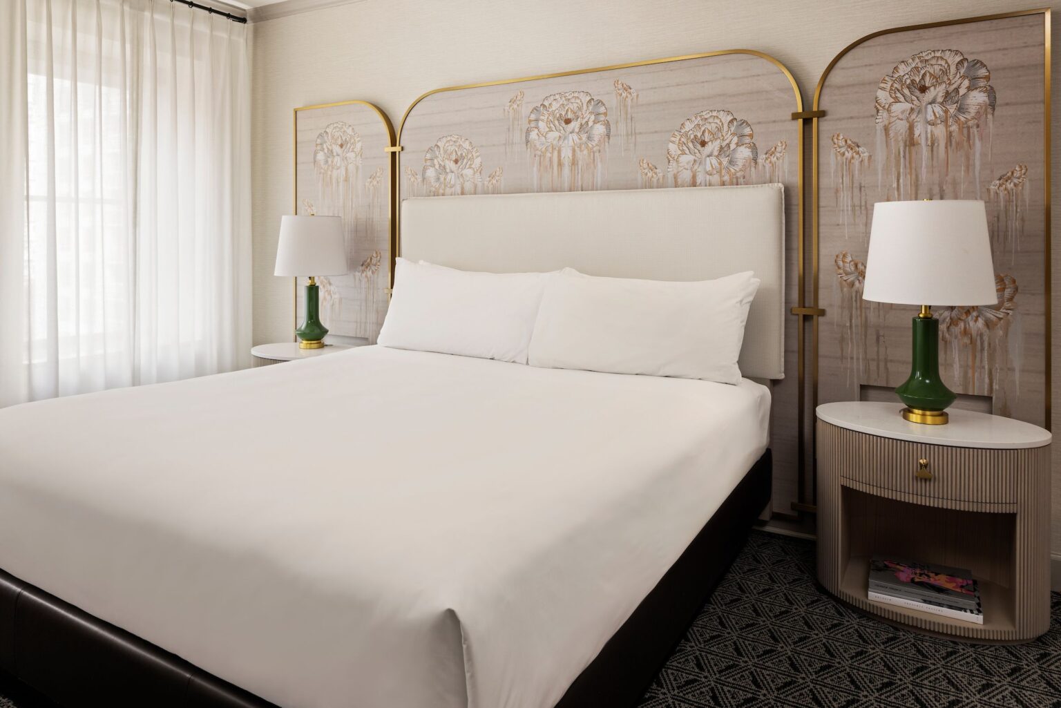 Hotel Rooms & Suites near Magnificent Mile Chicago - The Talbott Hotel
