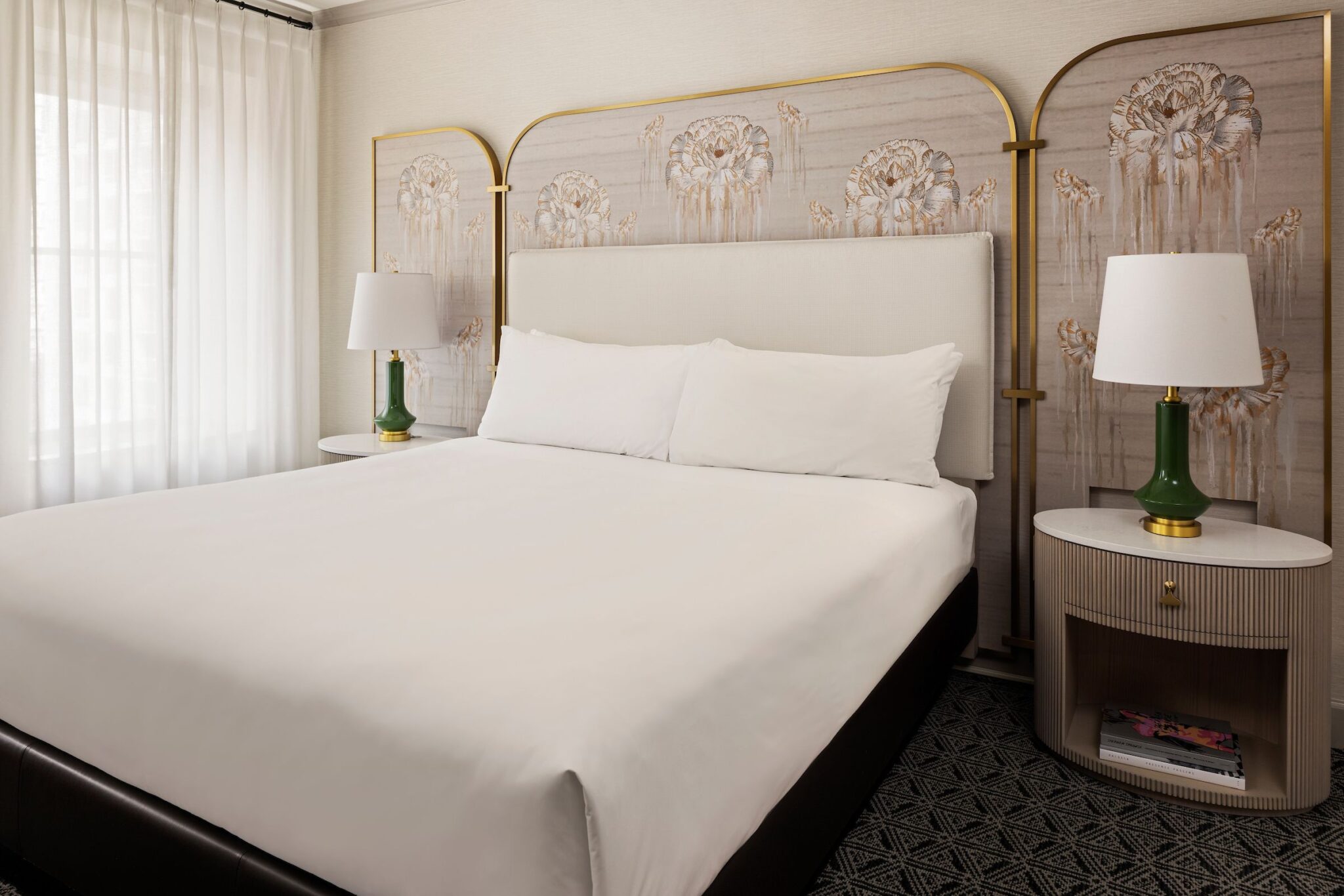 Hotel Rooms & Suites near Magnificent Mile Chicago - The Talbott Hotel