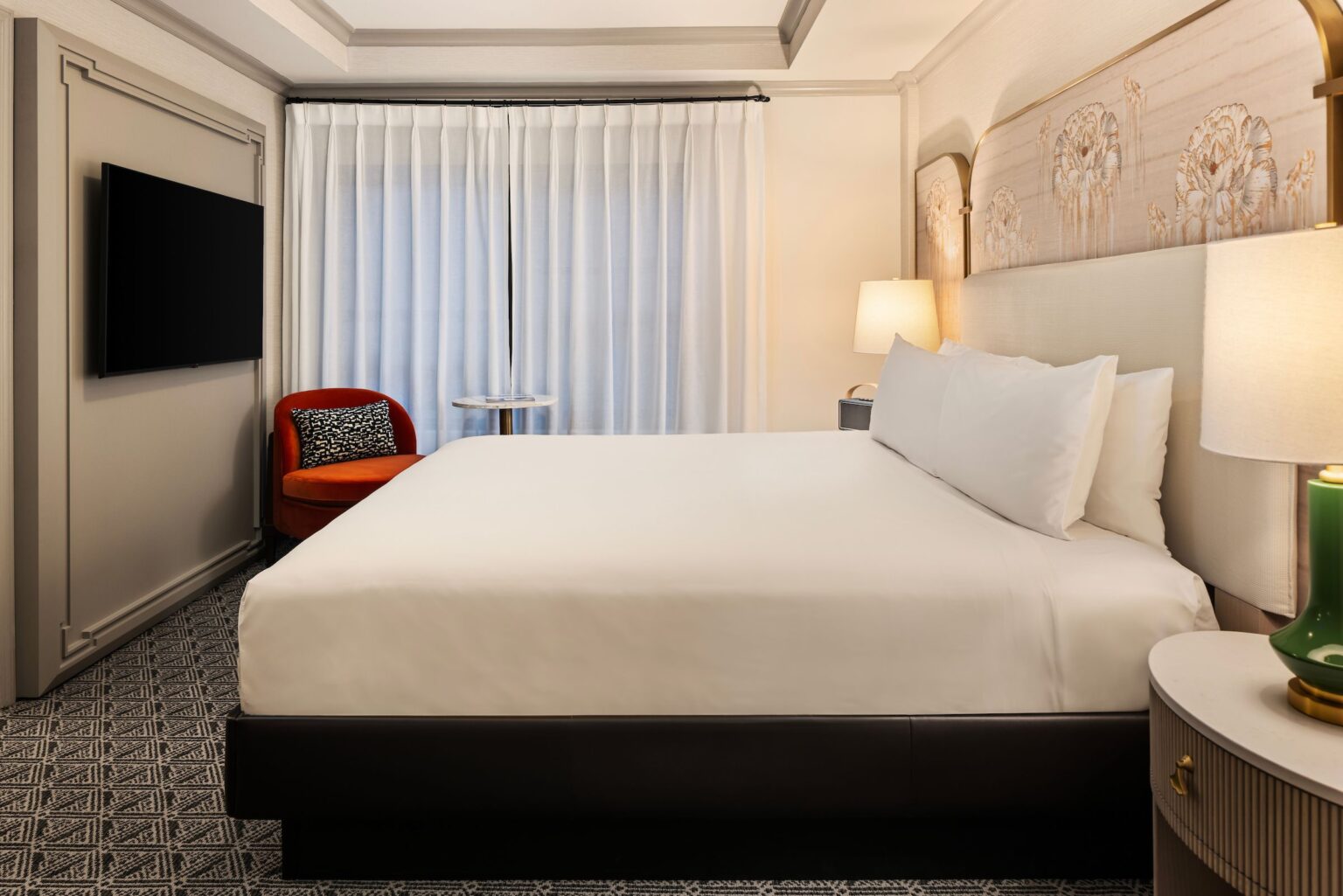 Hotel Rooms & Suites near Magnificent Mile Chicago - The Talbott Hotel
